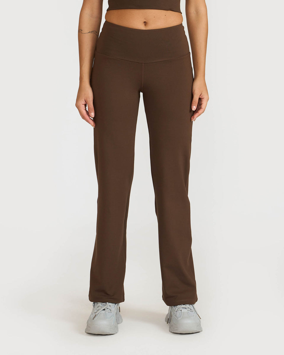 Buy Zen Straight-Fit Pants Online by Hunnit